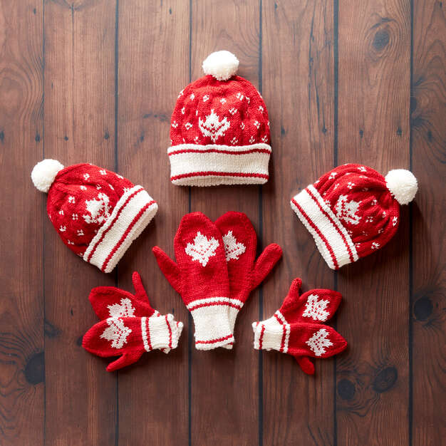 Free Canada Knit Toque and Mittens Pattern – Mary Maxim Ltd