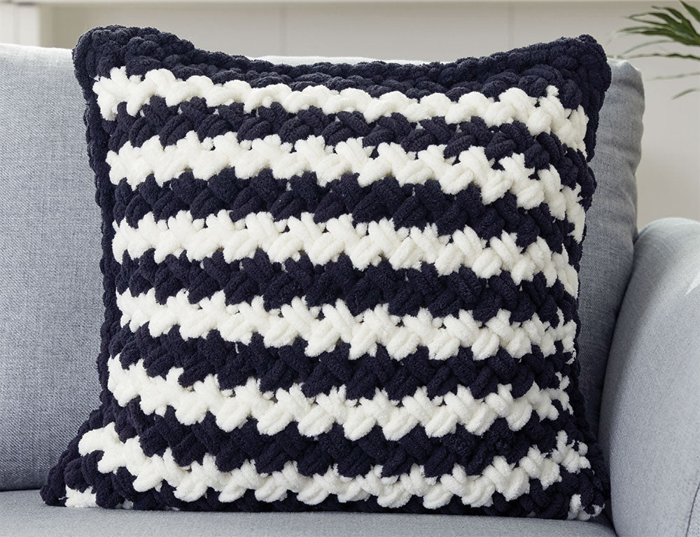 Free EZ Two Color Criss- Cross Pillow Pattern – Mary Maxim Ltd
